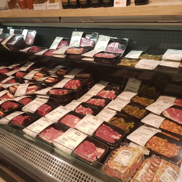 Vleesverkopen in supermarkten vorig jaar gedaald