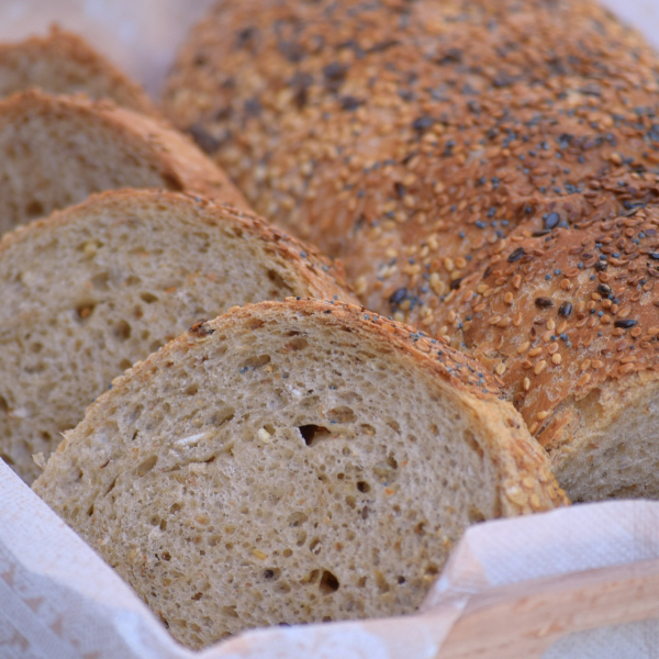 Stakingen bij bakkerijen van de baan