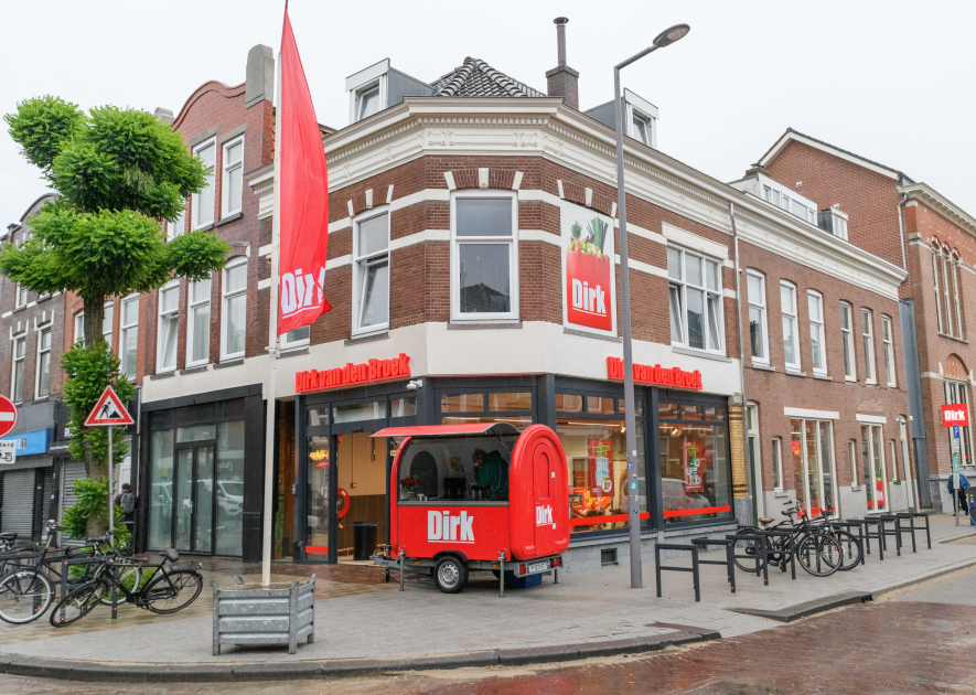 Dirk opent 19e Rotterdamse winkel