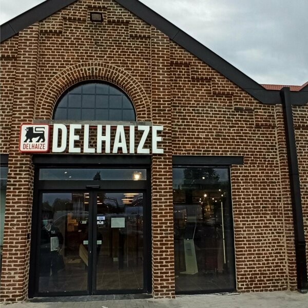Delhaize rond verzelfstandiging winkels af