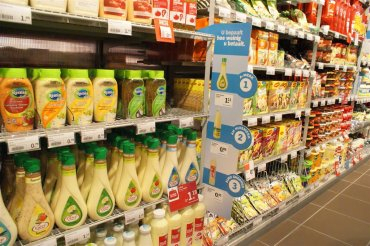 Schappen Albert Heijn weer vol