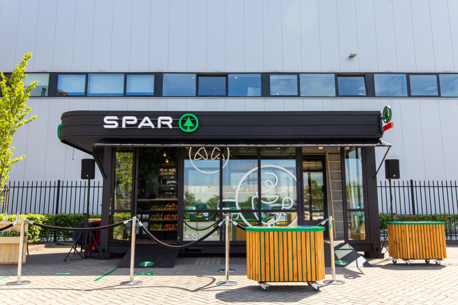 Spar opent mobiele minisuper in container